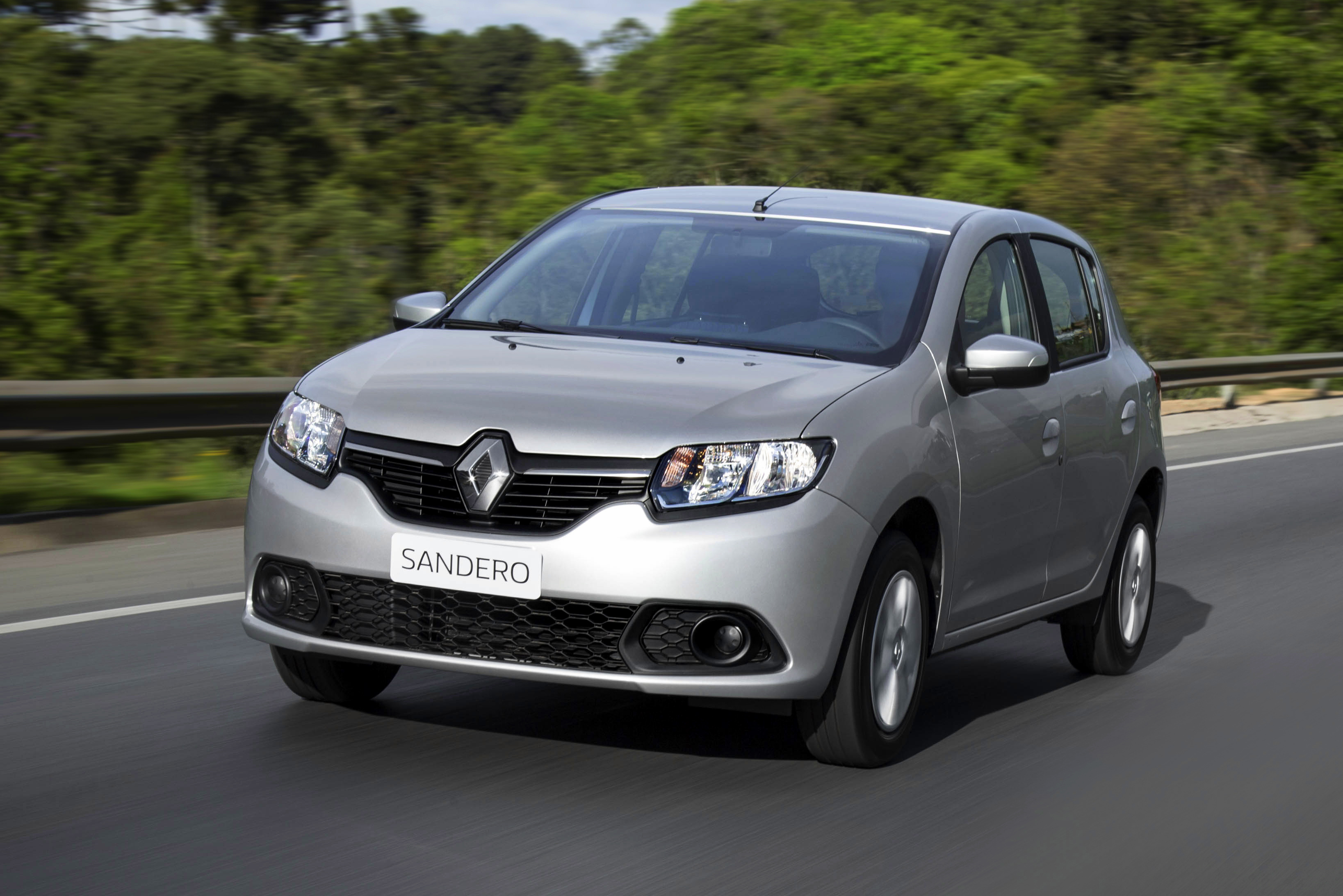 Sandero e Logan superam antigos vícios com motor de 3 cilindros ...