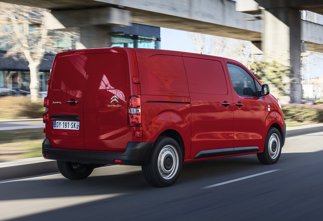 Com diesel e bem equipada, Citroën Jumpy chega por R$ 79.990 | Quatro Rodas