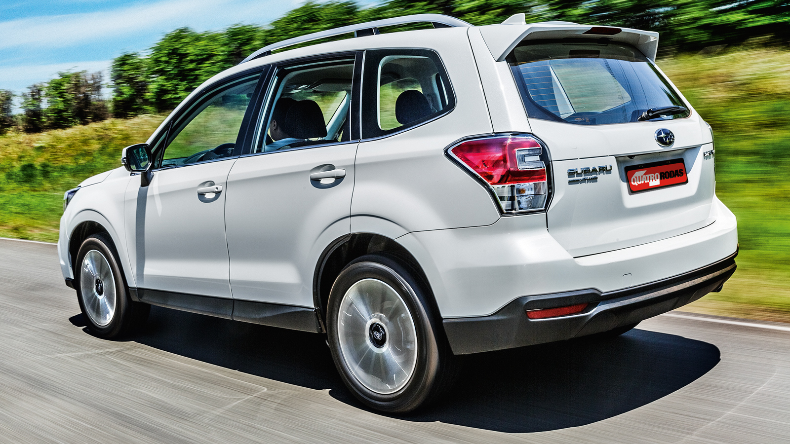 Teste: Subaru Forester L, uma aposta no custo-benefício | Quatro Rodas