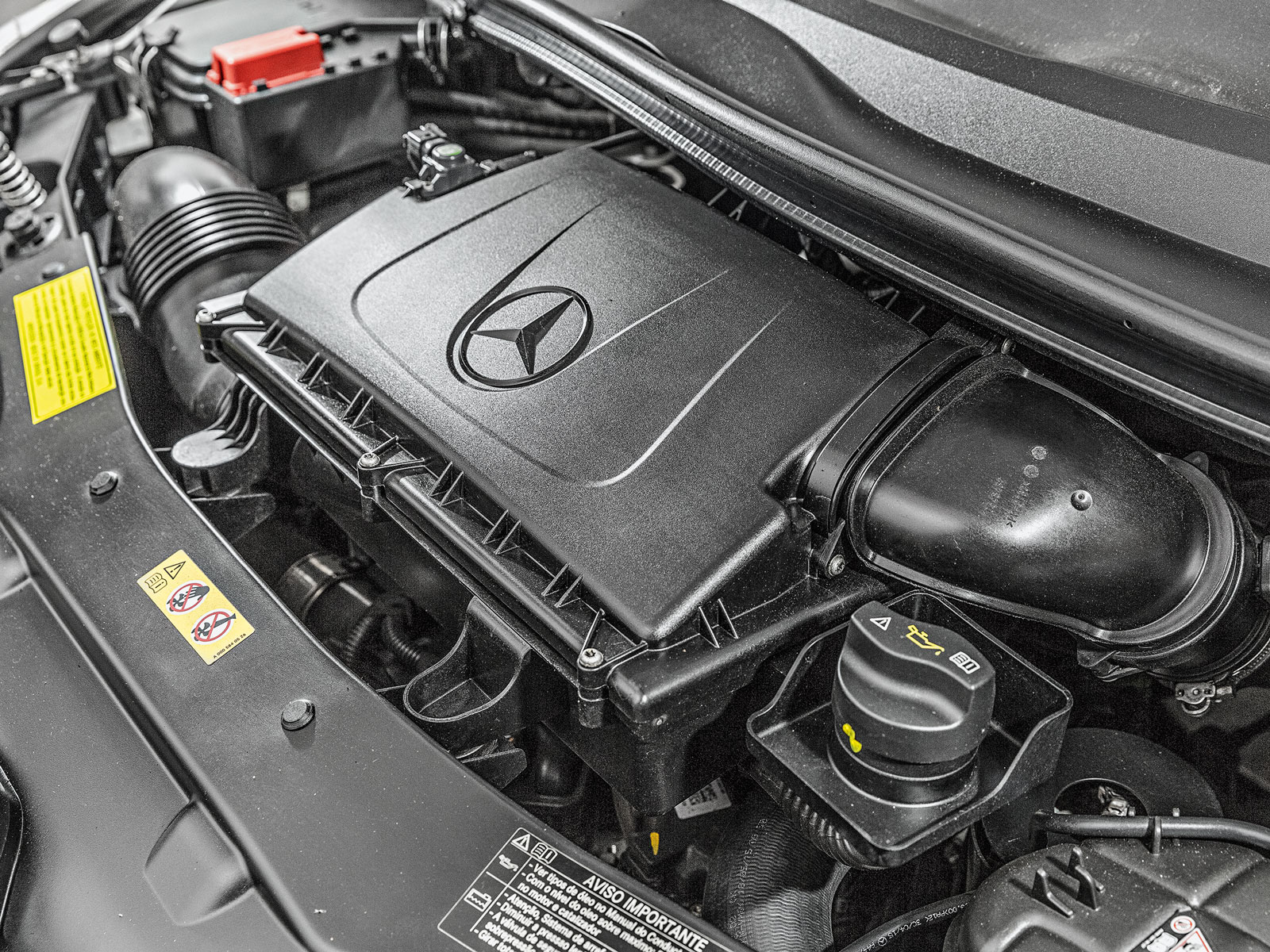 Comparativo: Mercedes-Benz Vito enfrenta Citroën Jumpy | Quatro Rodas