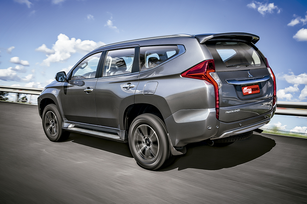 Comparativo: Mitsubishi Pajero Sport e Toyota SW4, SUVs de famílias ...