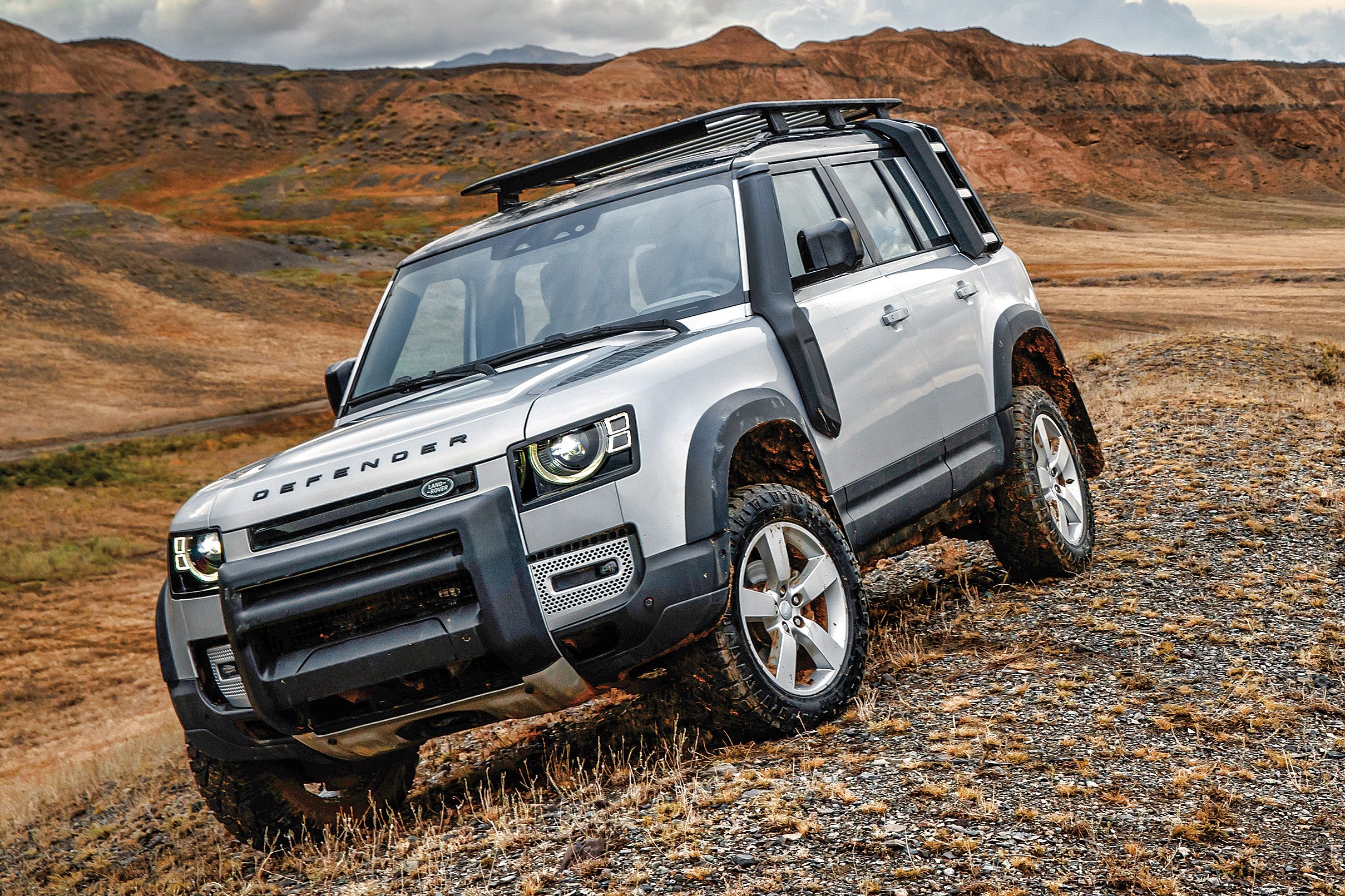 Defender chega com motor de Evoque, base de Discovery e preço de Velar ...