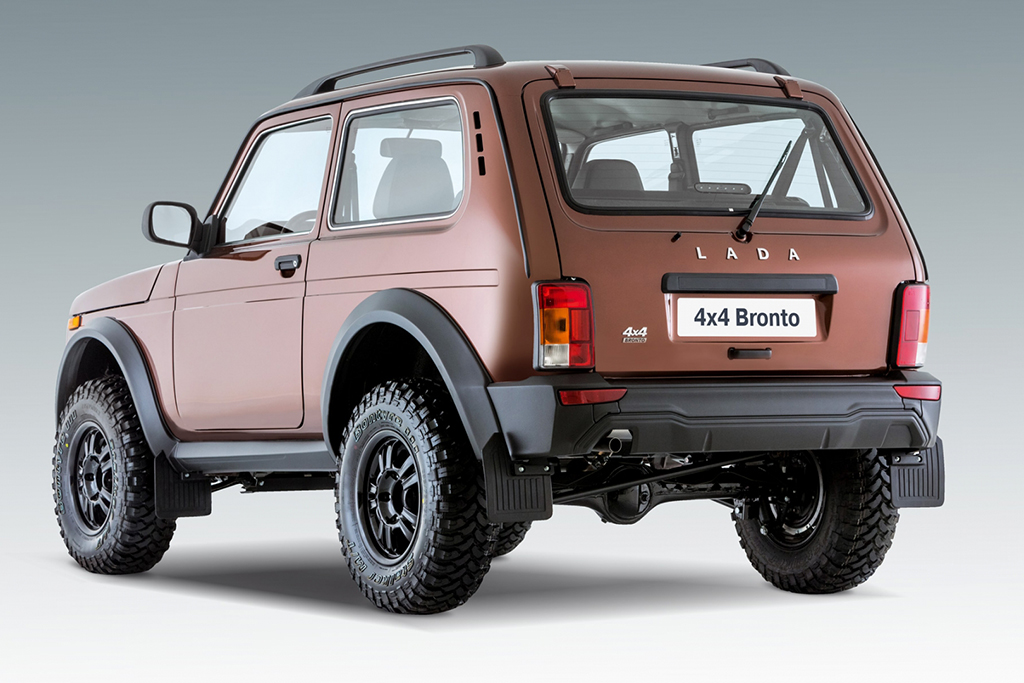 Mais vivo que nunca, Lada Niva ganha painel moderno e equipamentos de luxo | Quatro Rodas