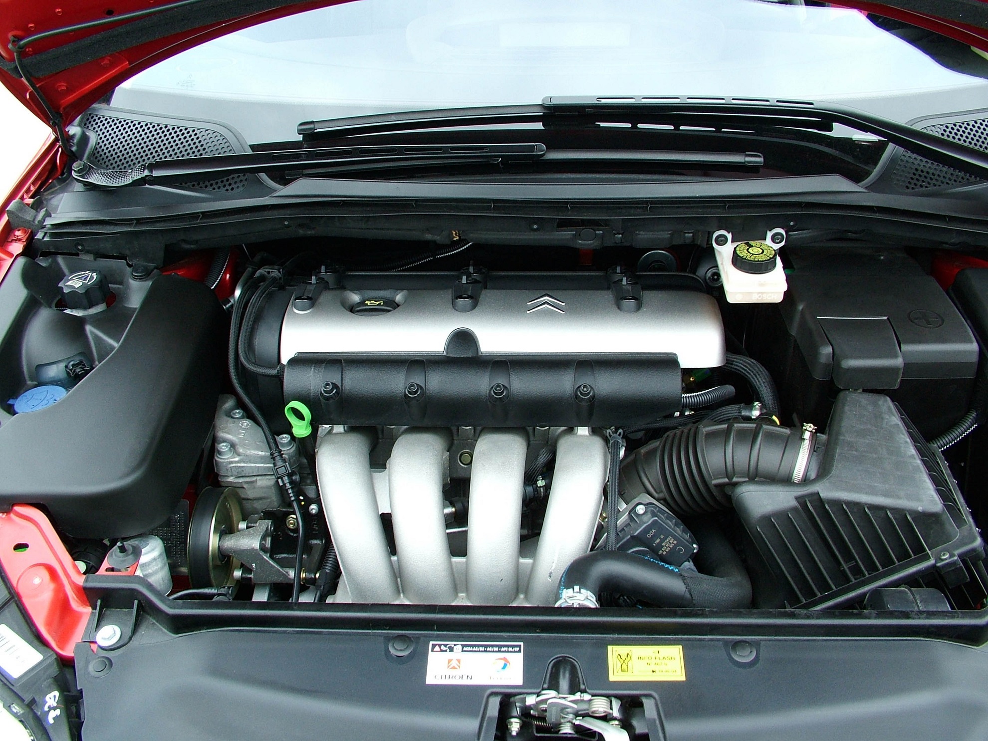 O teste do raro (no Brasil) Citroën C4 VTS com motor de 180 cv | Quatro ...