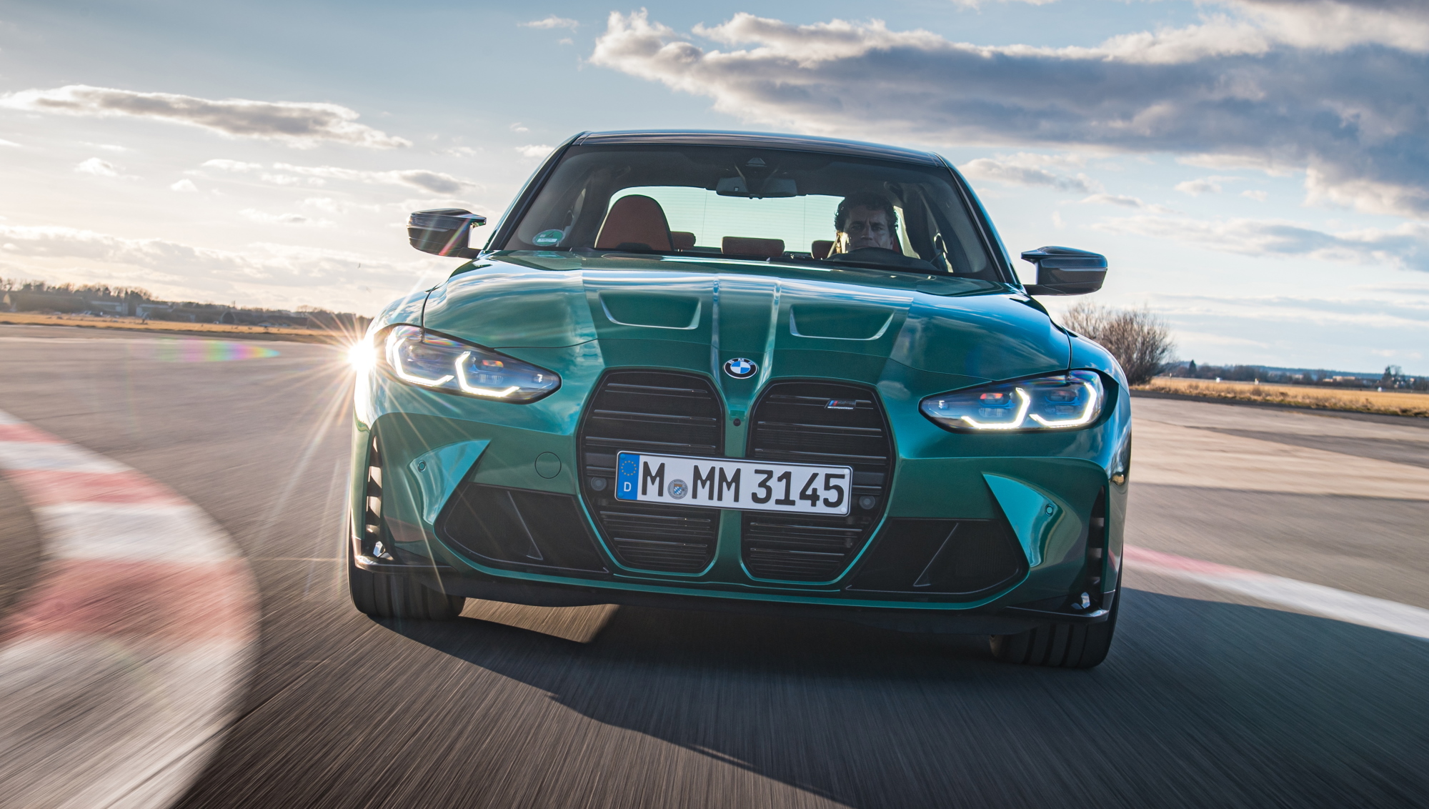 Com bocão na dianteira, novo BMW M3 ensina motorista a fazer drift ... Com bocão na dianteira, novo BMW M3 ensina motorista a fazer drift ...