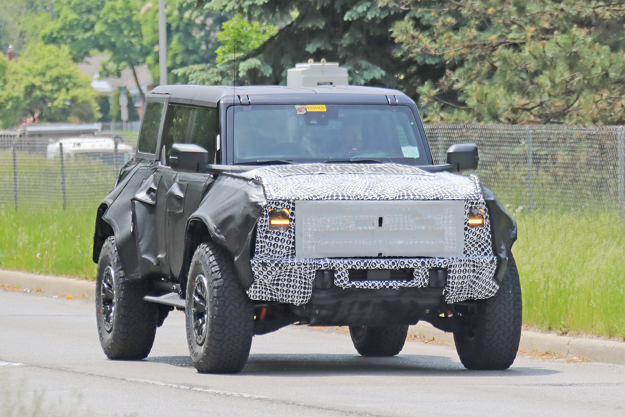 Ford Bronco Raptor começa a revelar detalhes em primeiras imagens ...