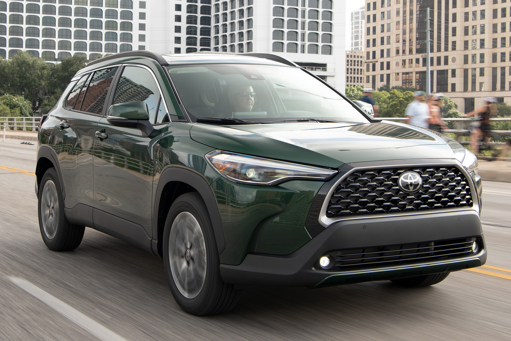 Corolla Cross chega aos EUA melhor e mais barato que a versão ...