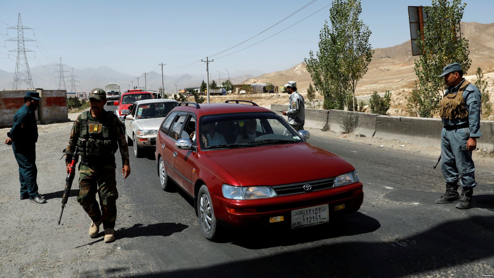 Como os carros da Toyota se tornaram os favoritos dos terroristas ...