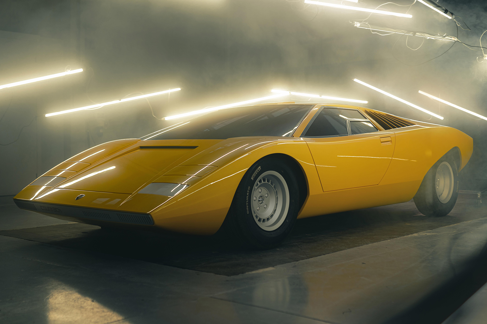 Lamborghini recria primeira unidade do Countach destruída há quase 50 ...