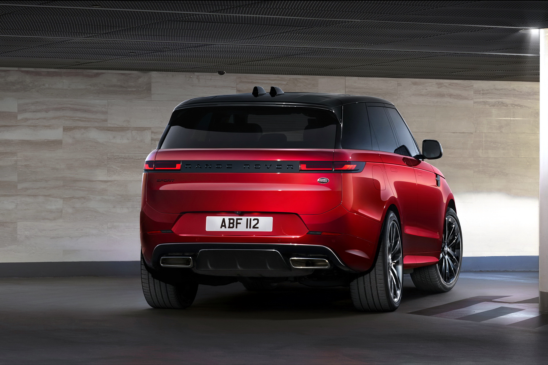 Novo Range Rover Sport estreia por R$ 953.950 e tem até hidratação de ...