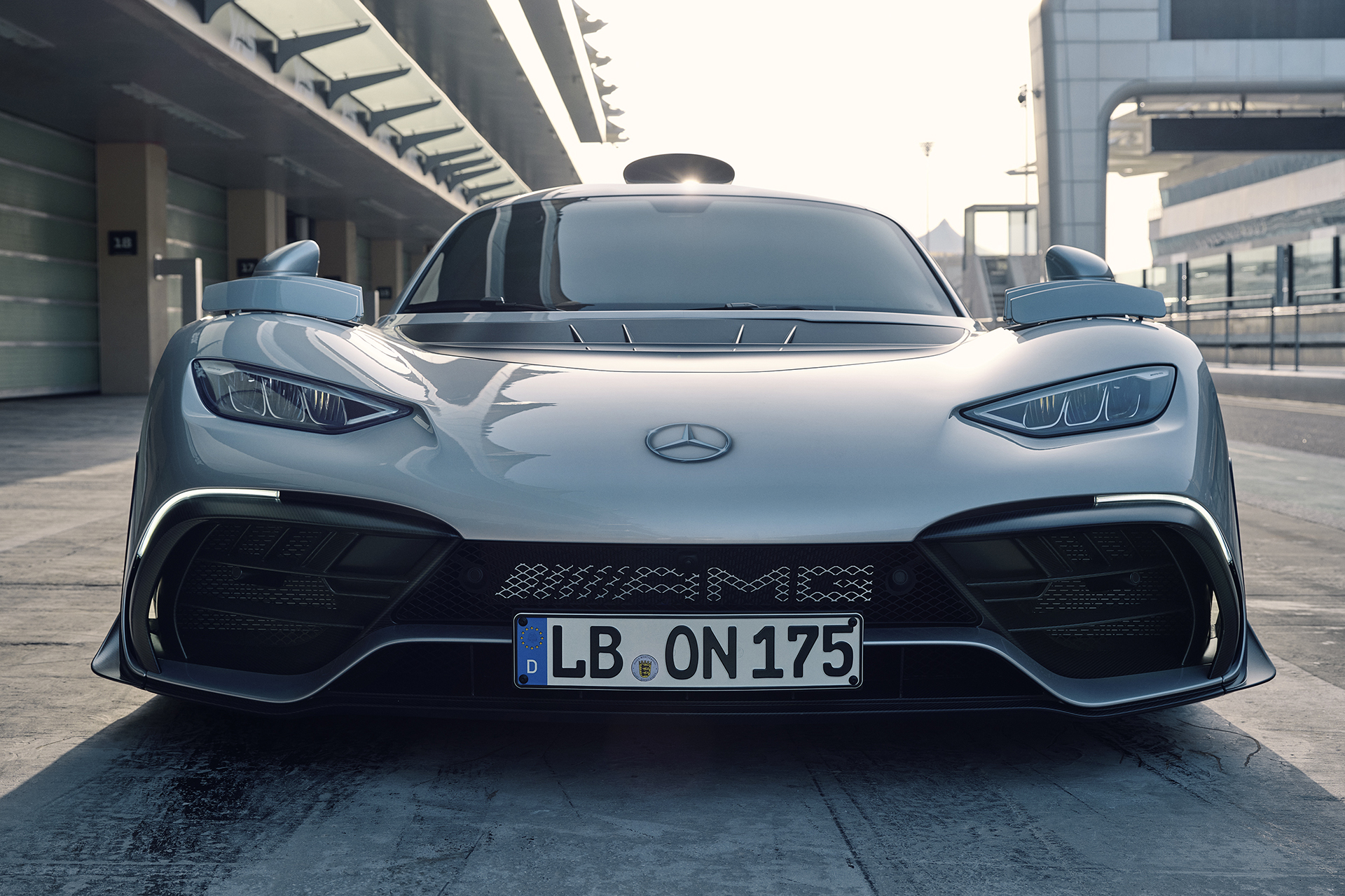 Mercedes AMG One é, literalmente, um carro de Fórmula 1 adaptado às ...