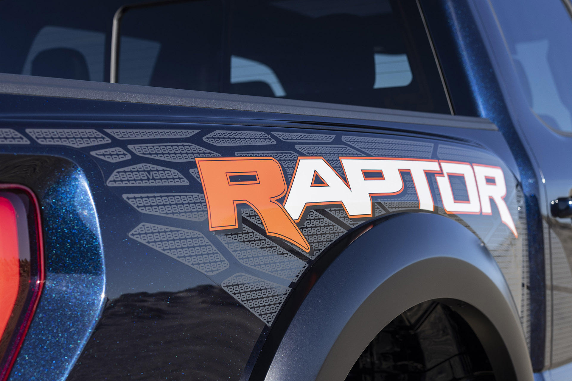 Ford F-150 Raptor R é superesportiva com V8 do Mustang Shelby e 710 cv ...