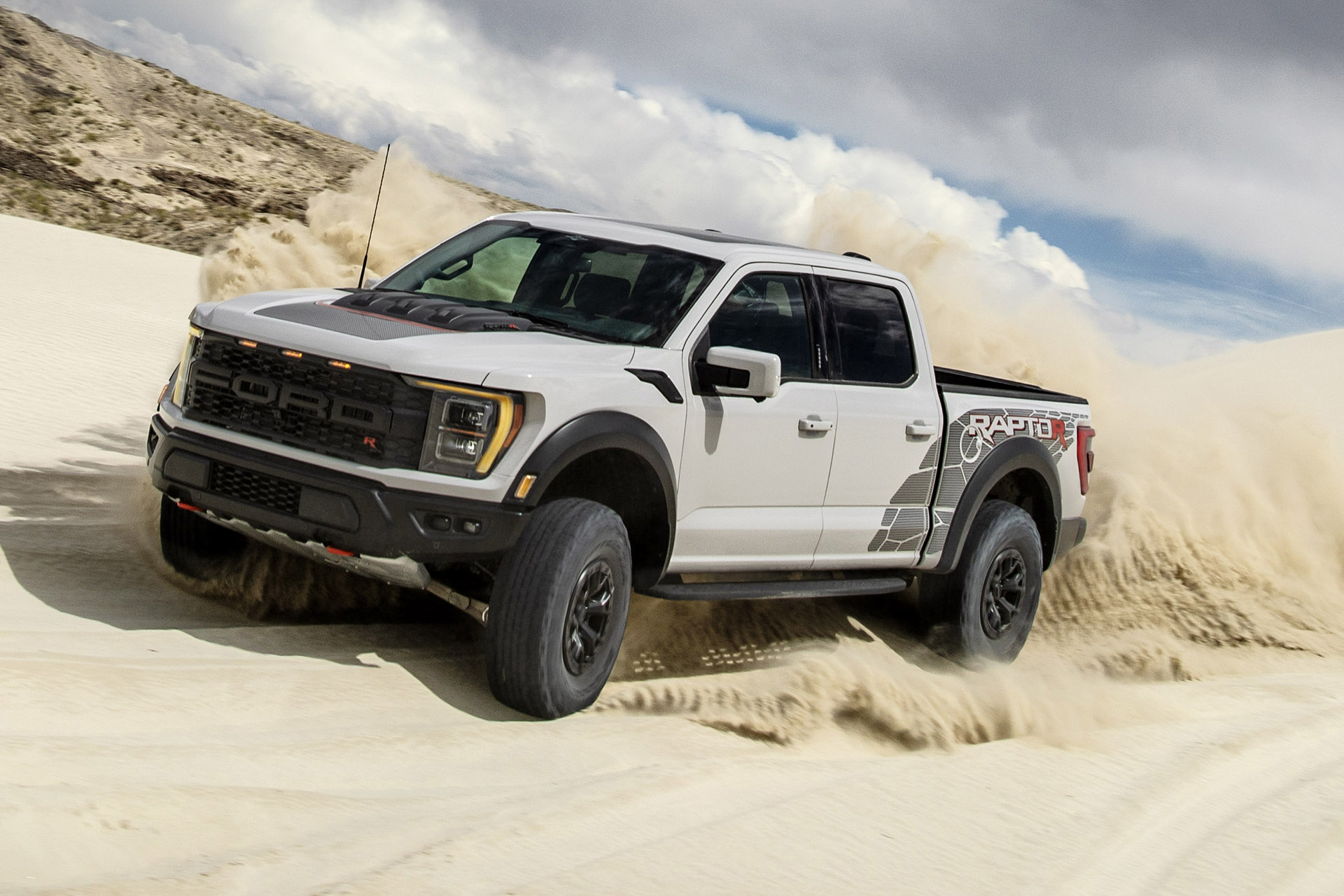 Ford F-150 Raptor R é superesportiva com V8 do Mustang Shelby e 710 cv ...