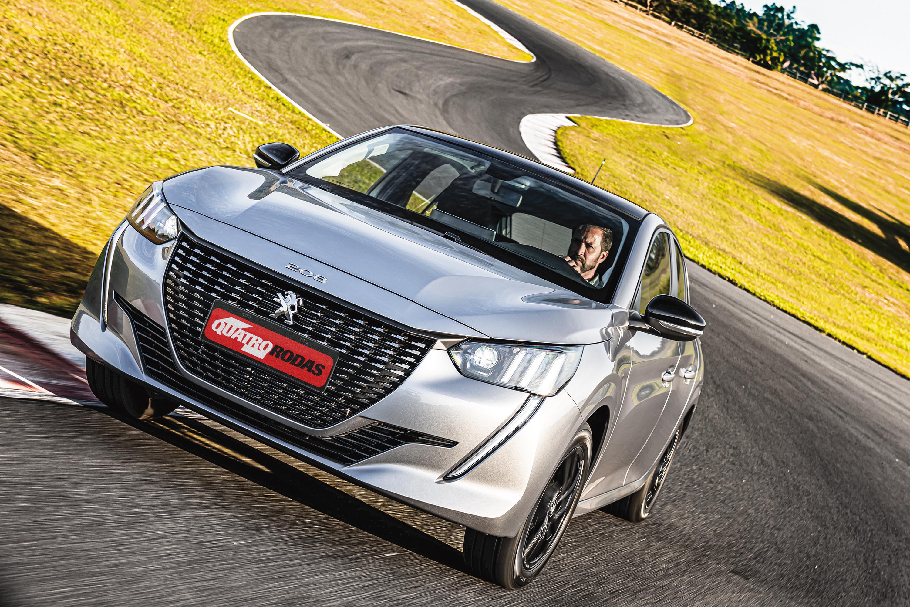 Teste: Peugeot 208 Style 1.0 faz mais de 14 km/l e tem até teto solar ...