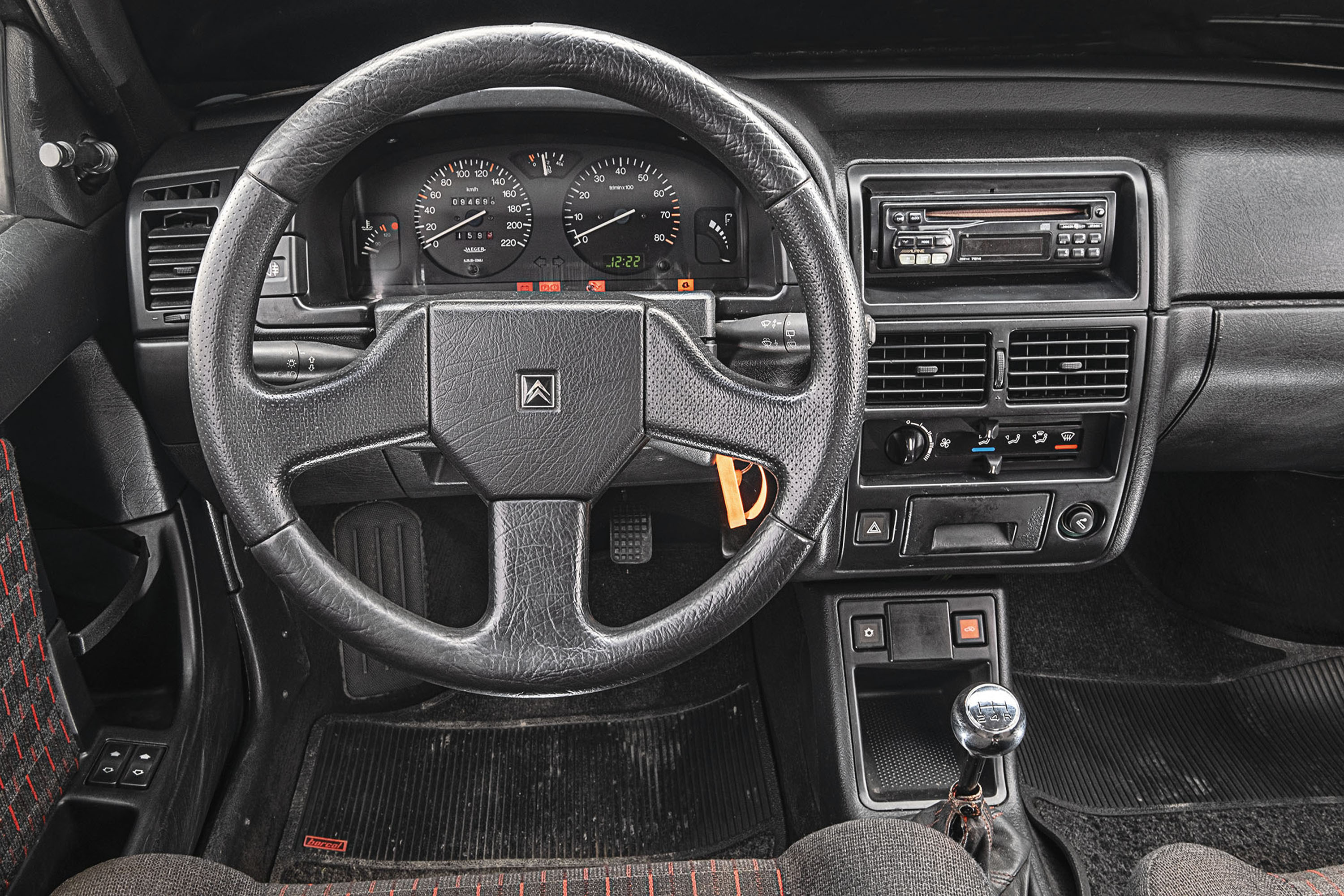 Clássicos: Citroën AX foi esportivo barato com desempenho do Sandero R ...
