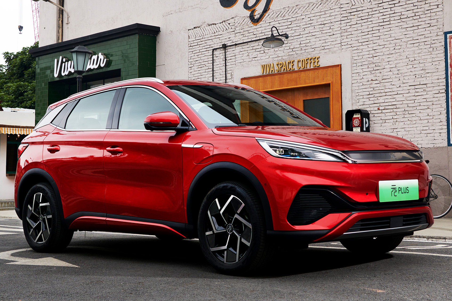 BYD terá SUV médio elétrico com karaokê de série e novo compacto no ...