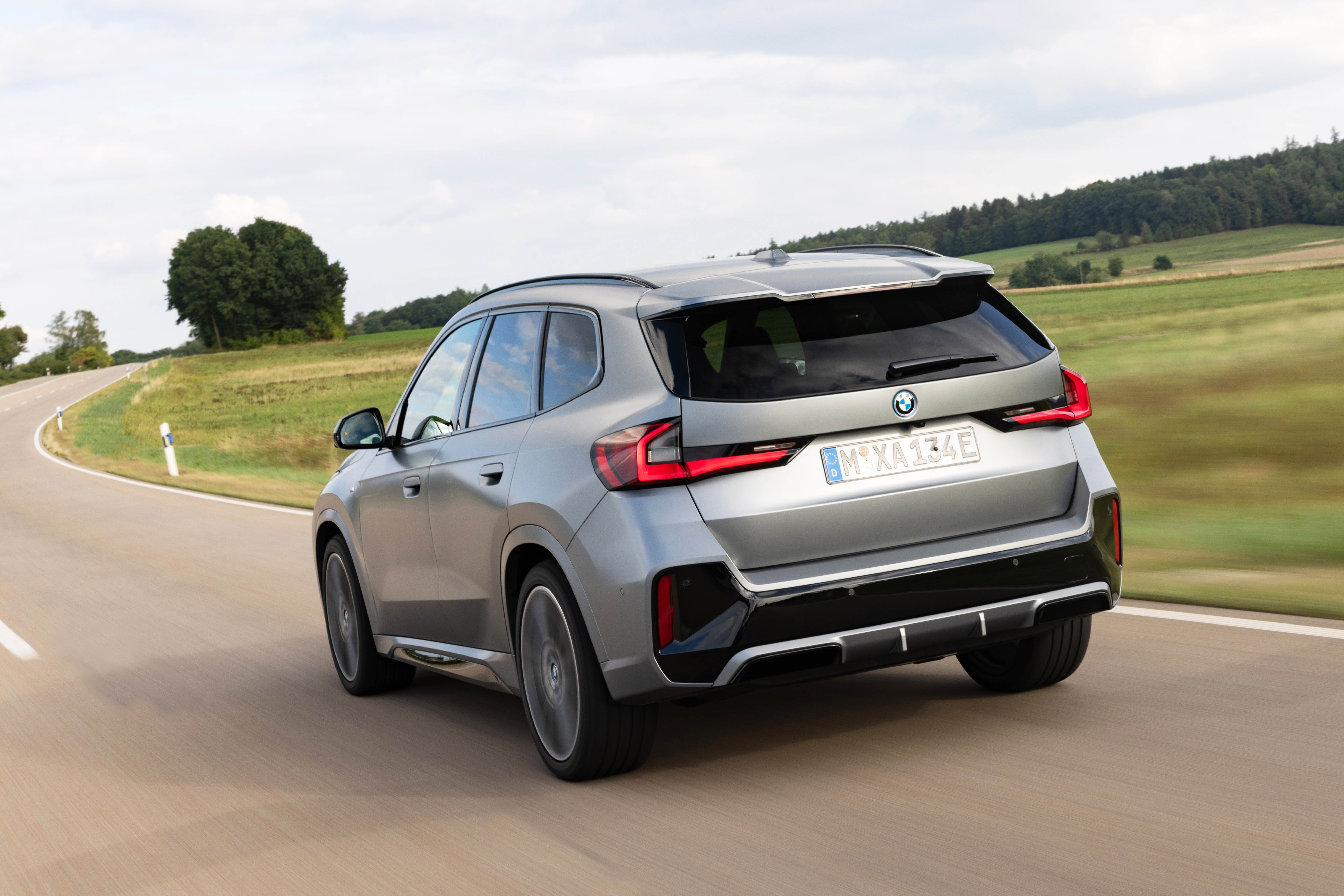 BMW iX1: X1 elétrico anda como sedã esportivo mas tem até modo relaxante | Quatro Rodas