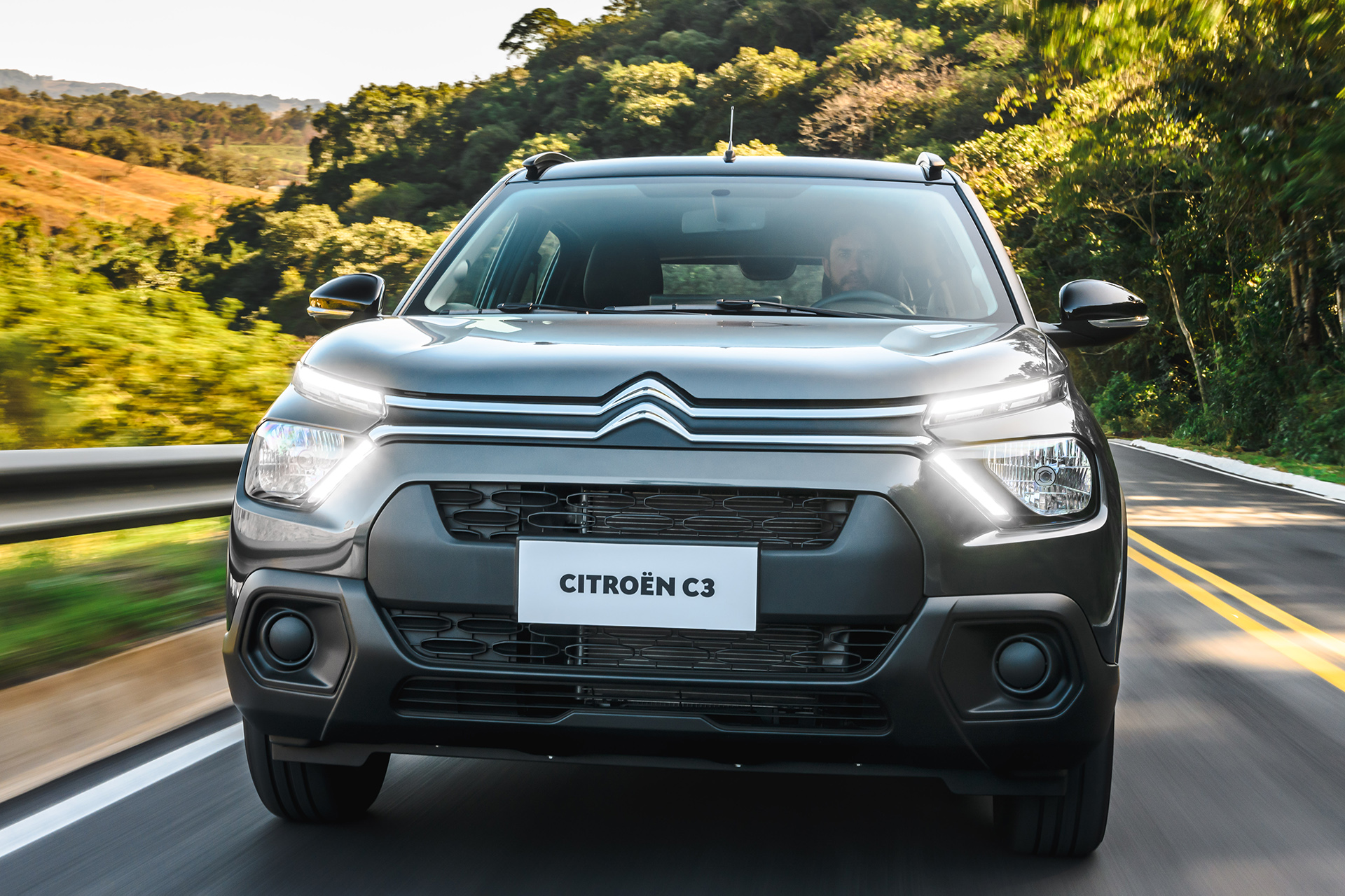 Impressões: novo Citroën C3 1.0 economiza em quase tudo, exceto no ...