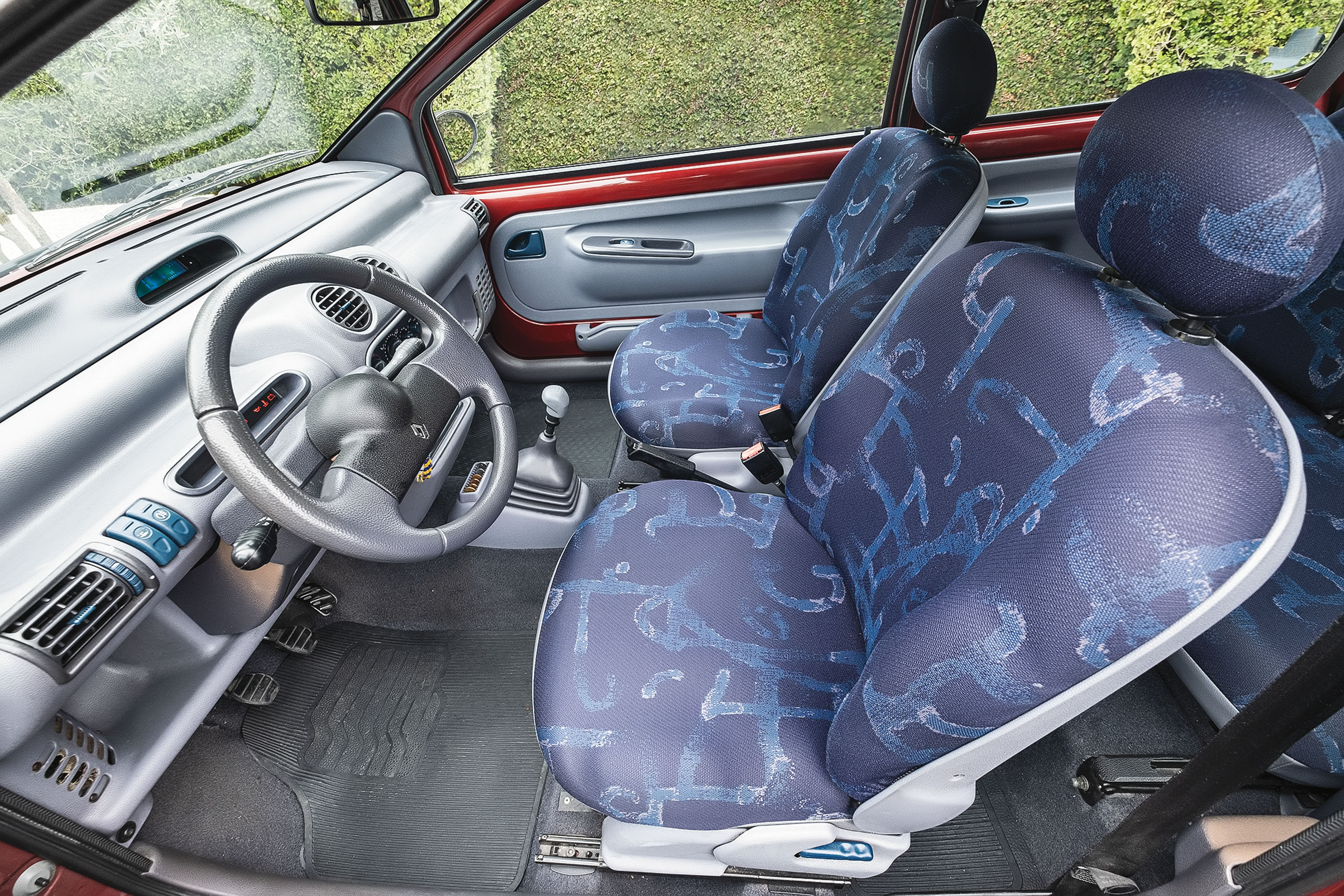 30 anos do Renault Twingo, o carro que já nasceu clássico | Quatro Rodas