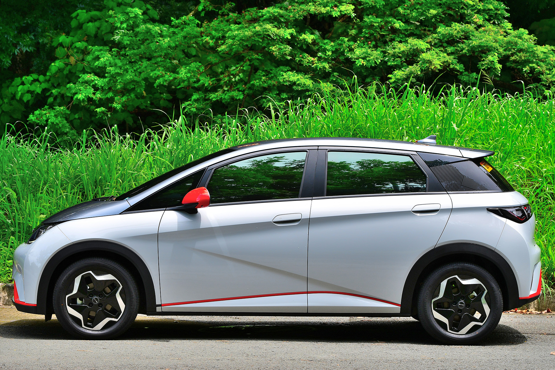 BYD Dolphin: como é o hatch elétrico que custará menos de R$ 200.000 ...