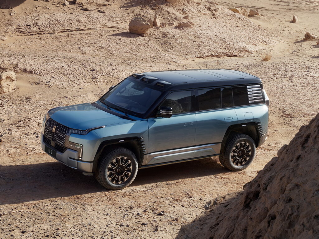 BYD confirma no Brasil o Yangwang U8, SUV de 1150 cv que flutua na água | Quatro Rodas