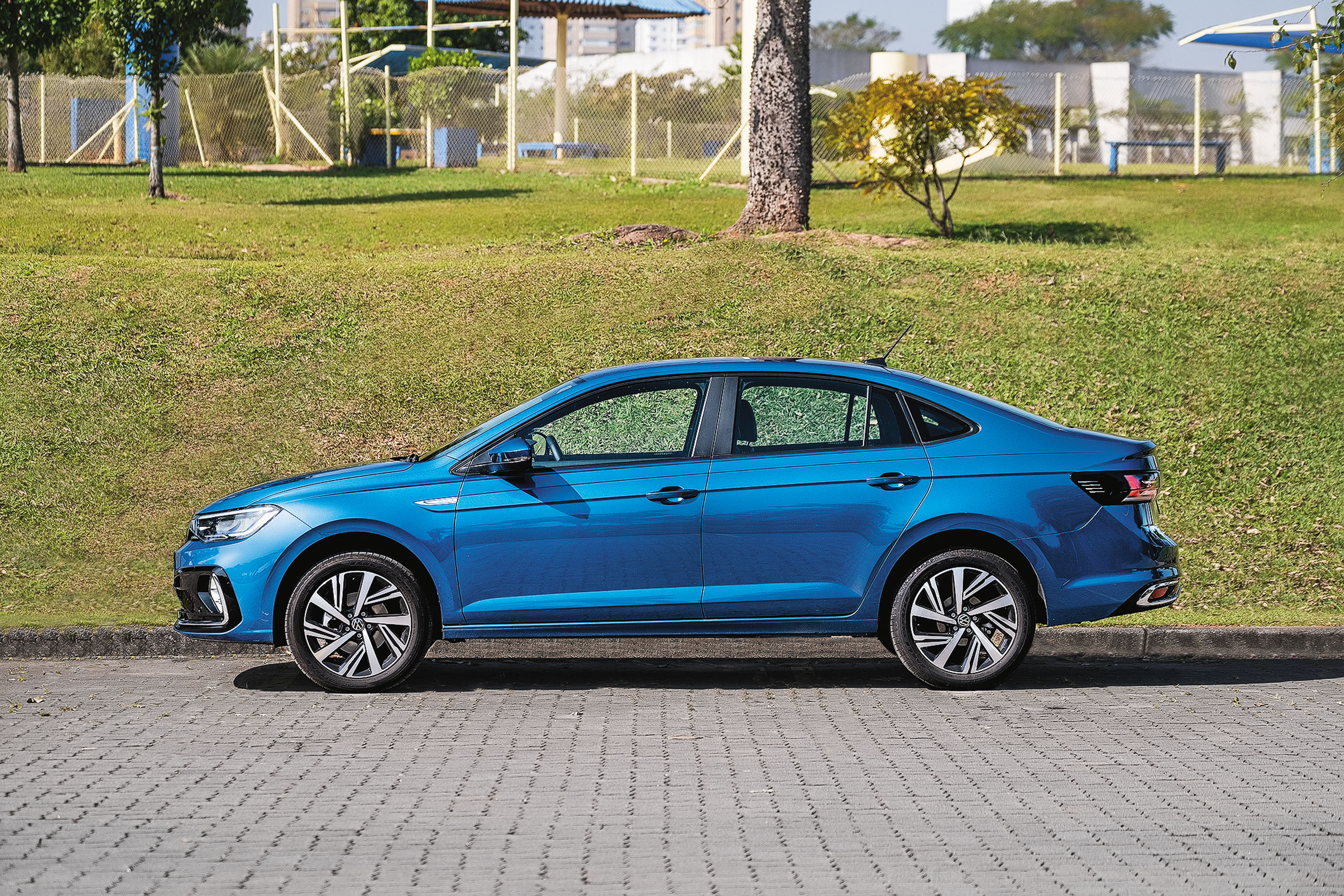 VW Virtus Highline 2023 é espaçoso, econômico, mas falta refinamento ...