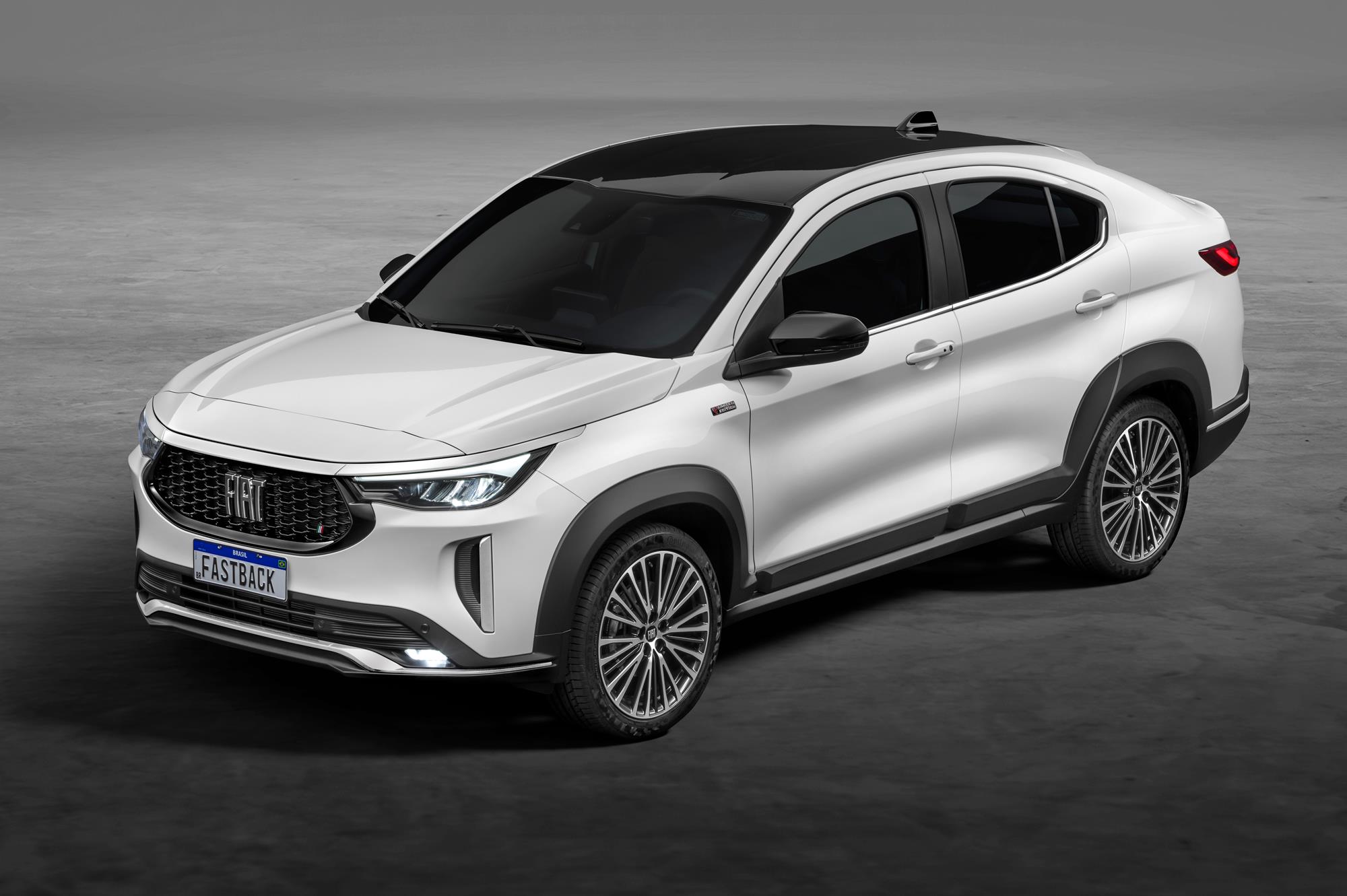 Fastback | Quatro Rodas