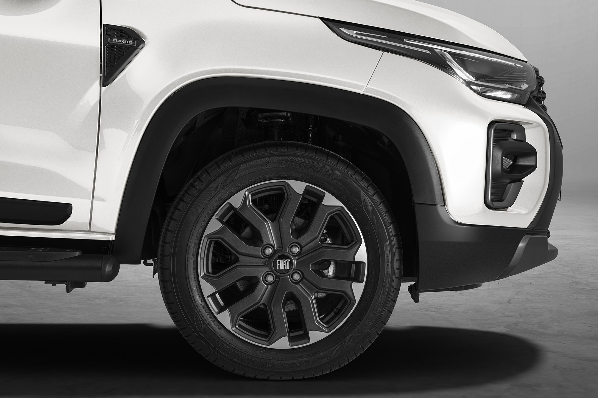 Fiat Strada 2024 tem motor turbo e novo estilo inspirado em Toro e ...