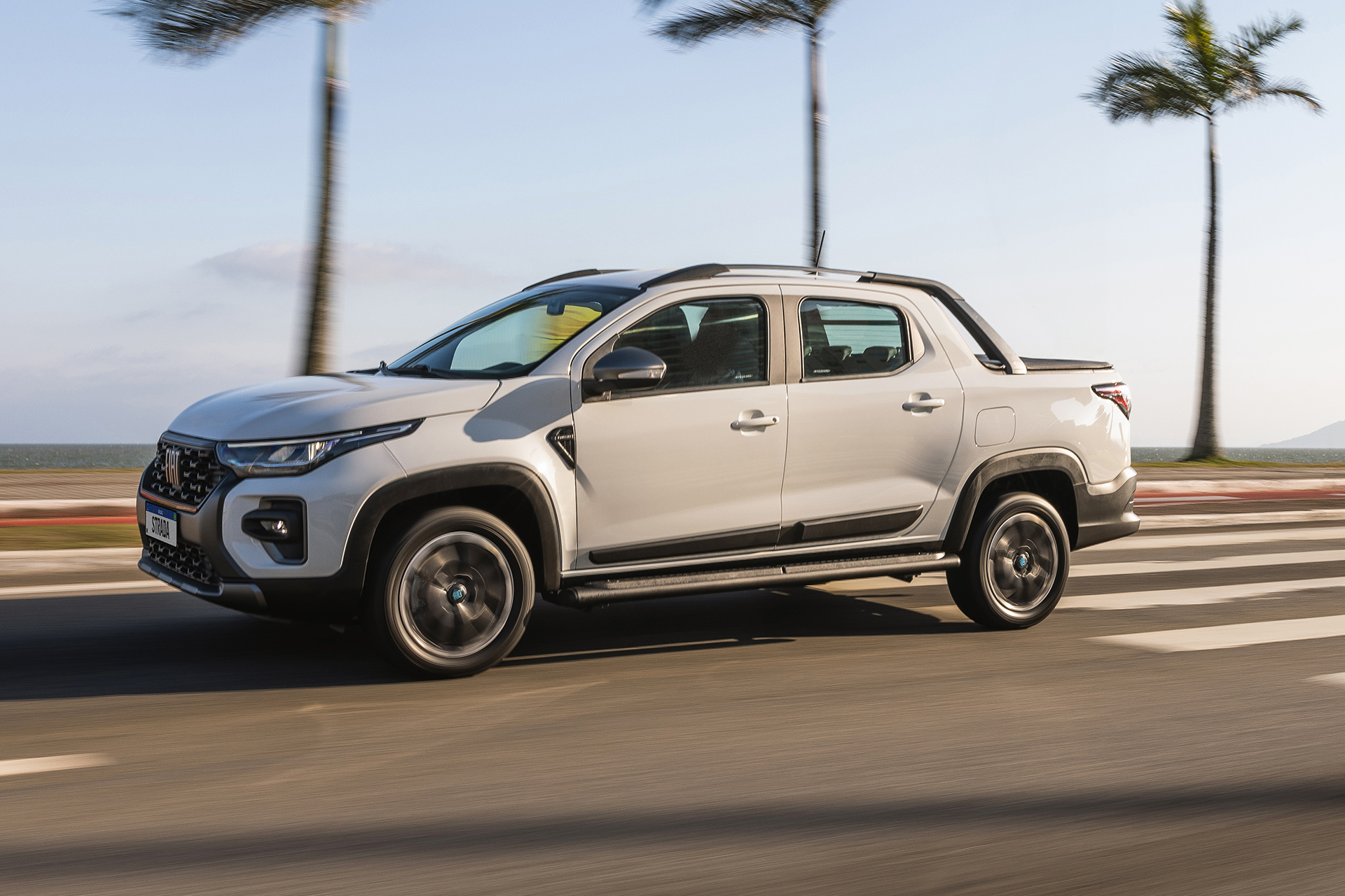 Fiat Strada 2024 tem motor turbo e novo estilo inspirado em Toro e ...