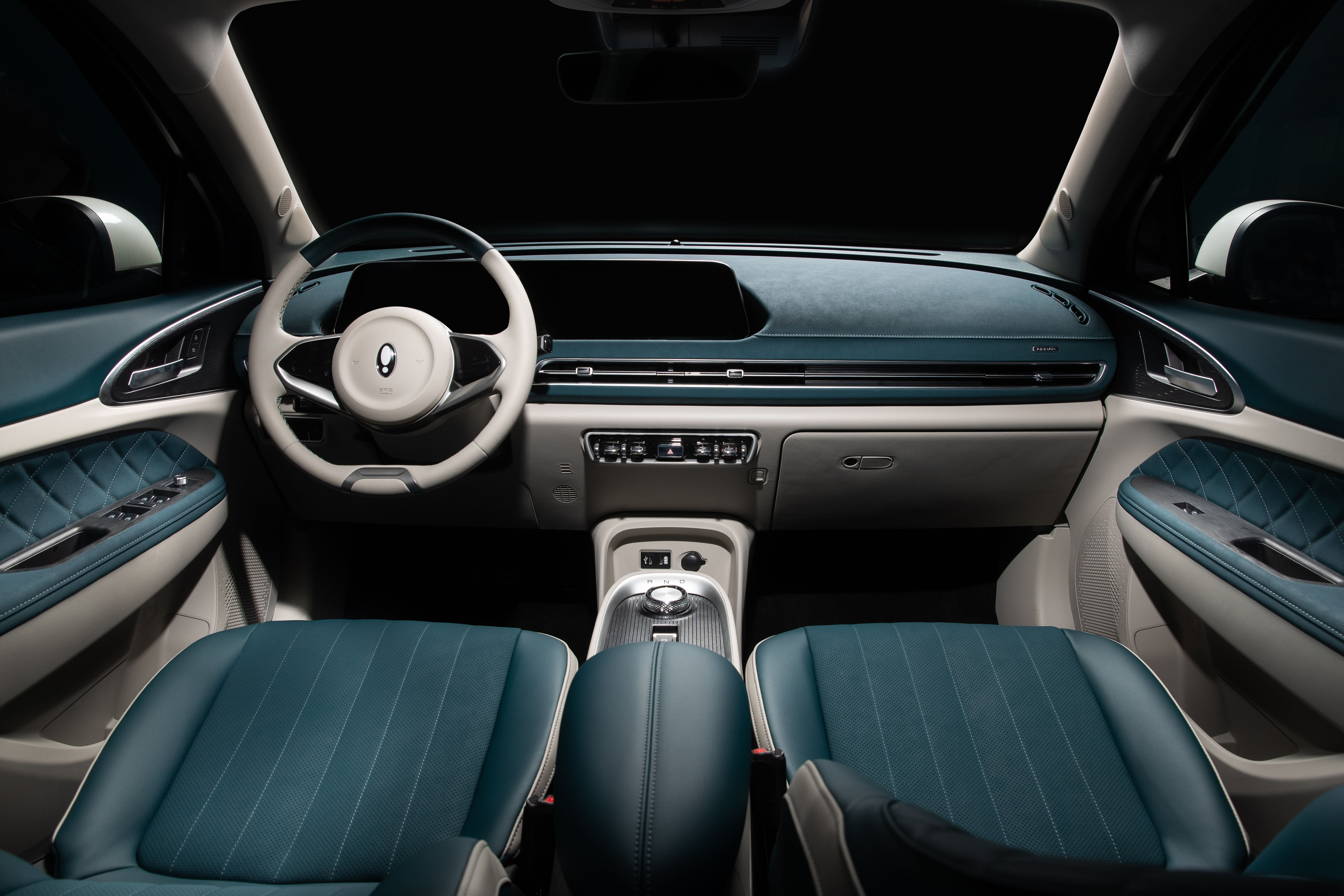 BYD Dolphin e GWM Ora 03: quem leva a melhor no duelo de carros elétricos? | Quatro Rodas