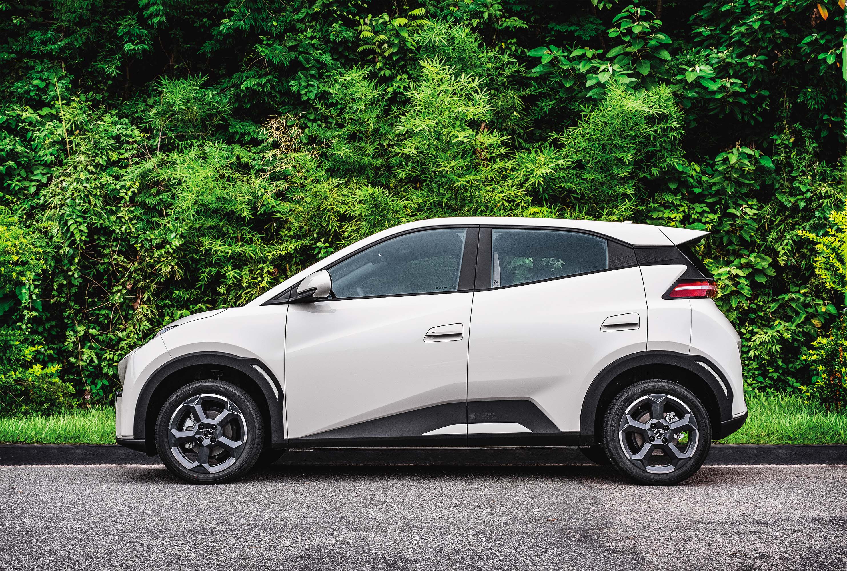 Teste: BYD Dolphin Mini é bem equipado e custa R$ 115.800, mas ...