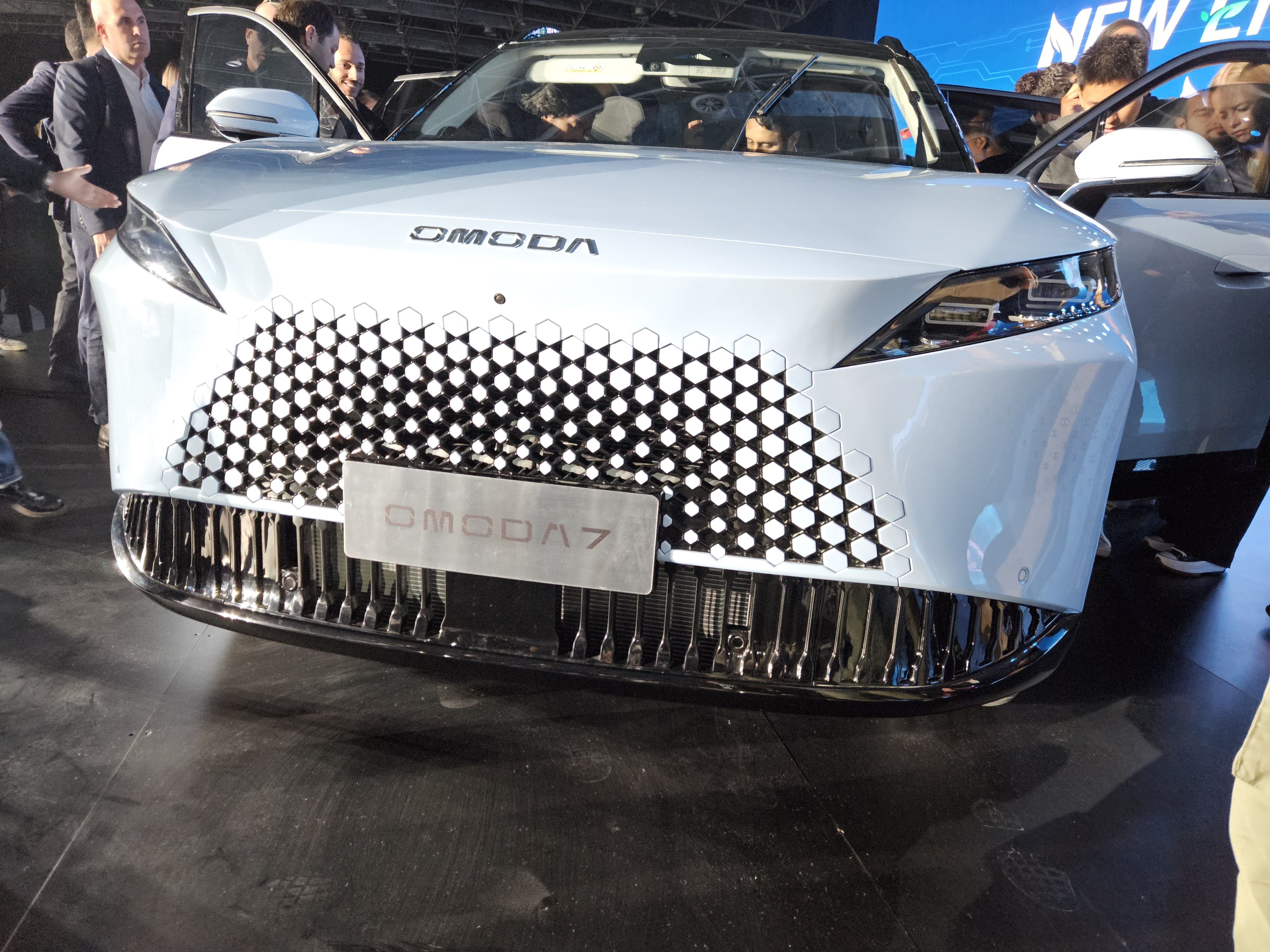 La nuova Omoda 7 promette un'autonomia fino a 1.250 chilometri con il ...