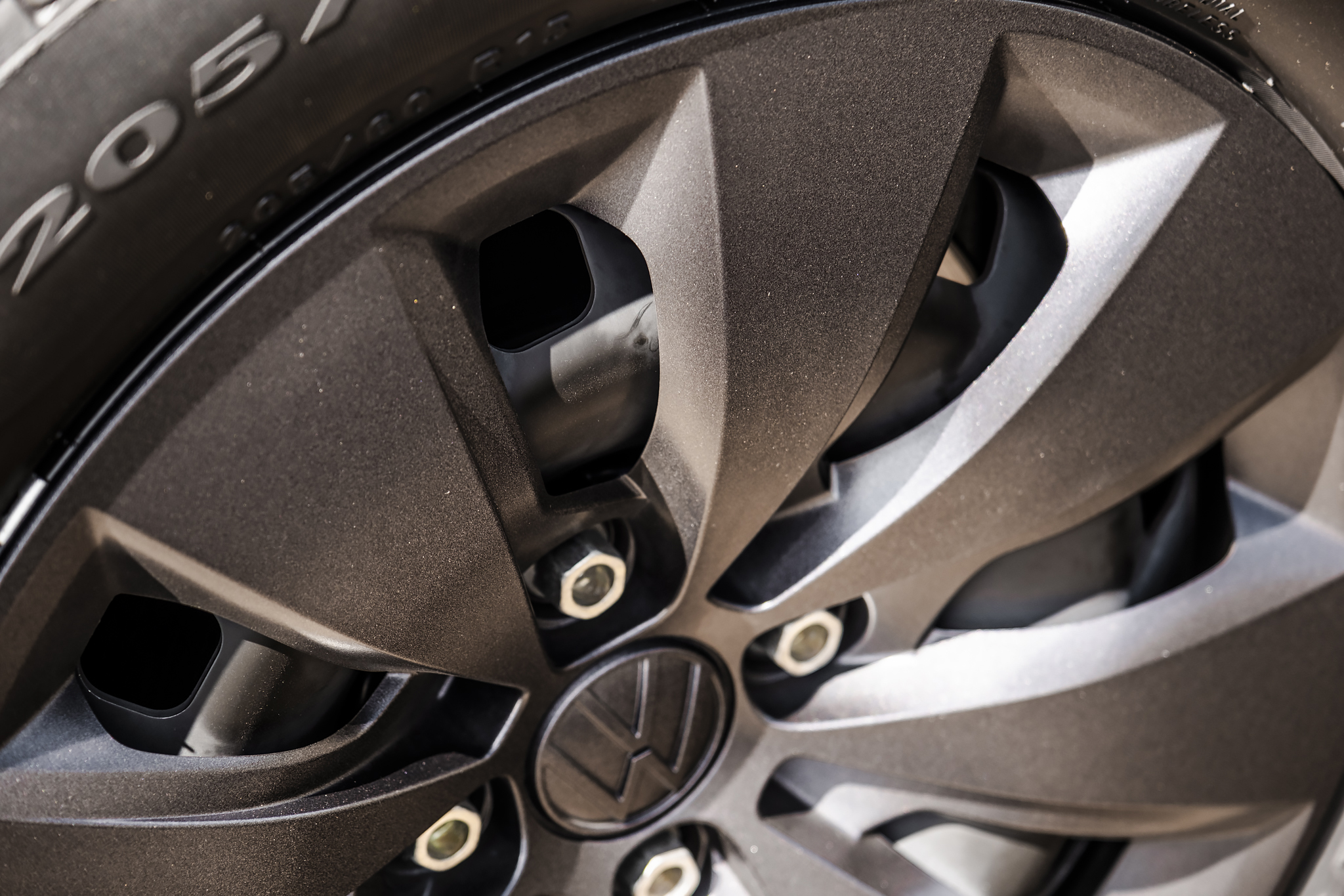 Teste: VW Saveiro Robust é (bem) simples para ser a picape mais barata ...