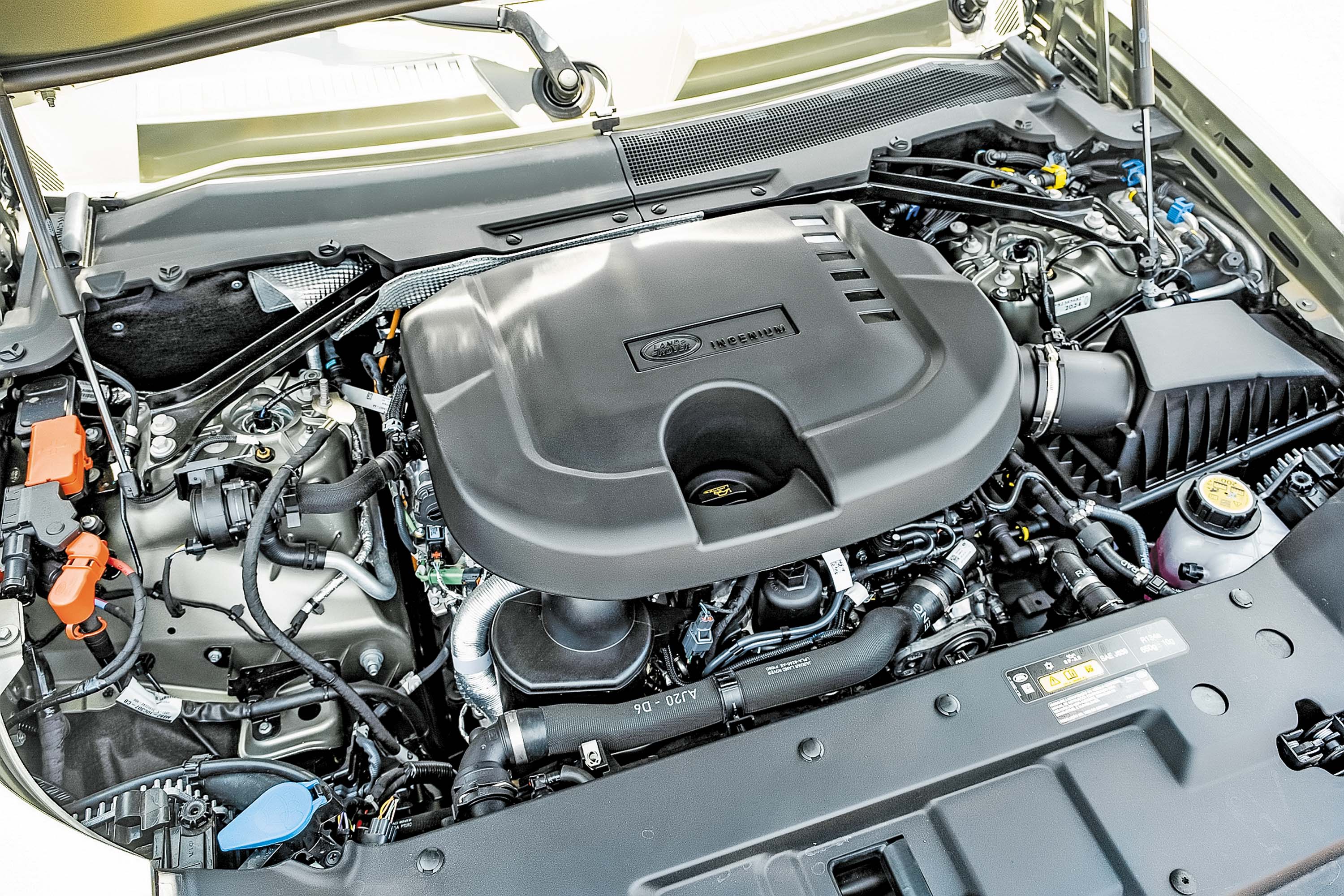 Teste: Defender 110 2025 troca de motor pela quarta vez, mas está ...